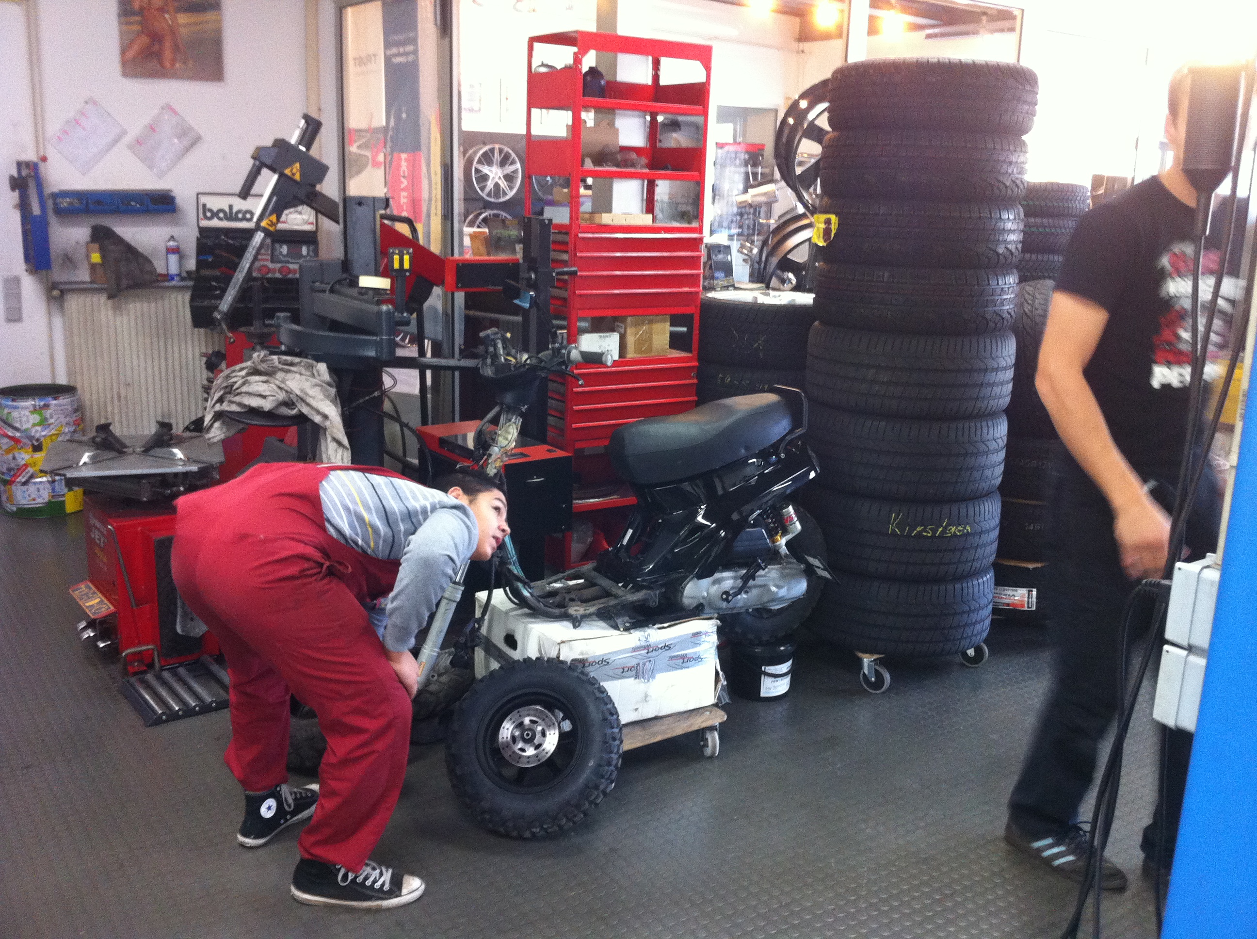 Autos und Technik - Die Ausbildung zum KFZ-Mechatroniker | azubister.net